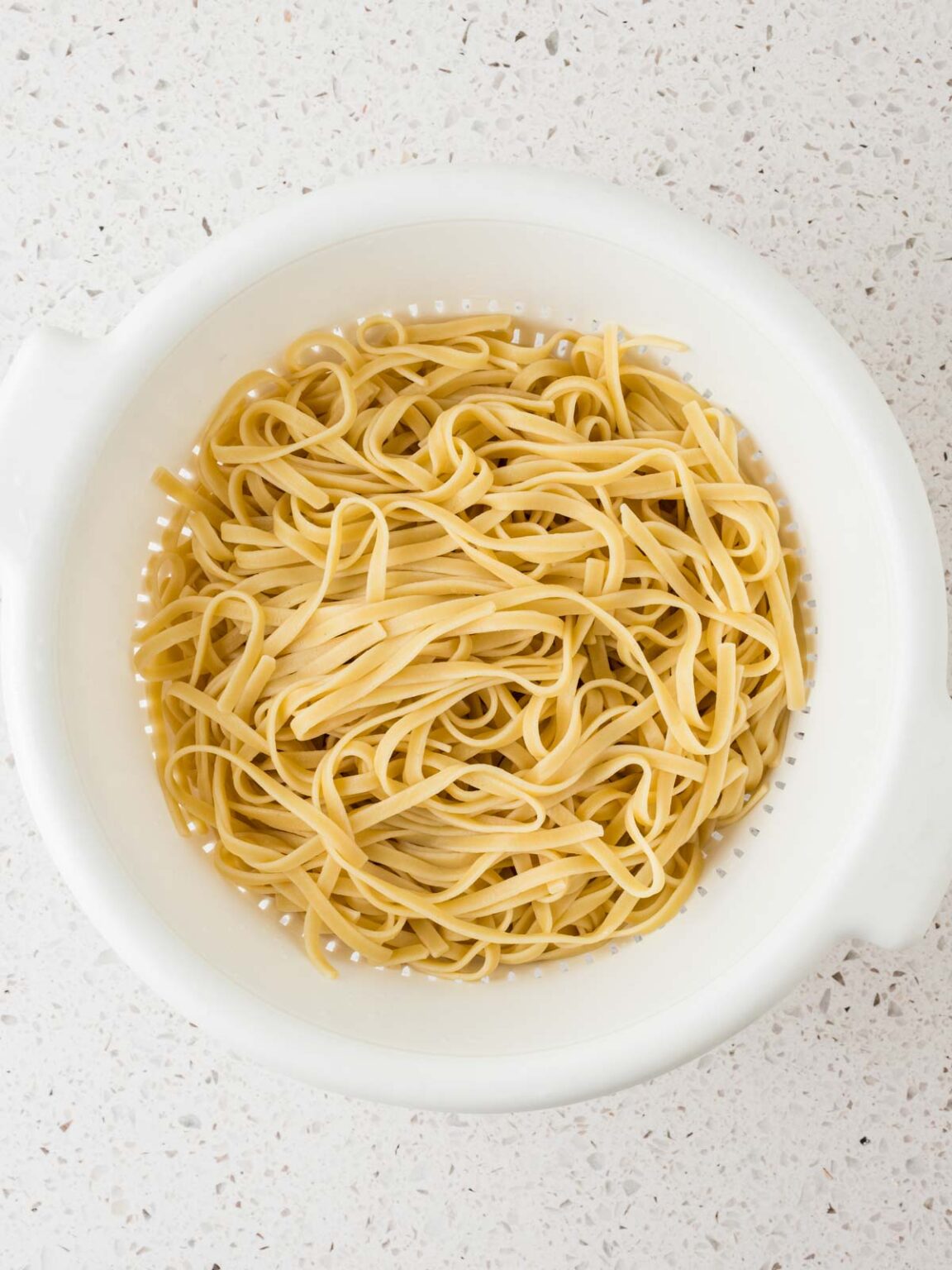 Creamy Lemon Fettuccine Alfredo Recipe - Spaghetti and Confetti