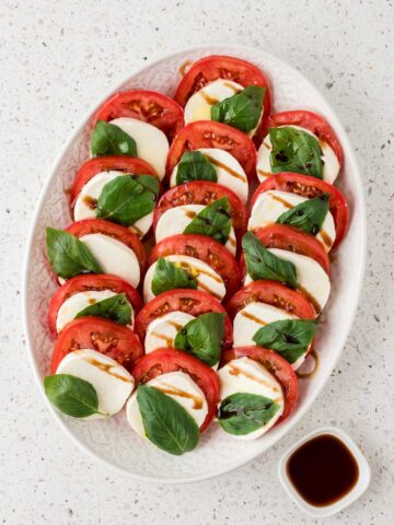 Easy Caprese Salad Recipe - Spaghetti and Confetti