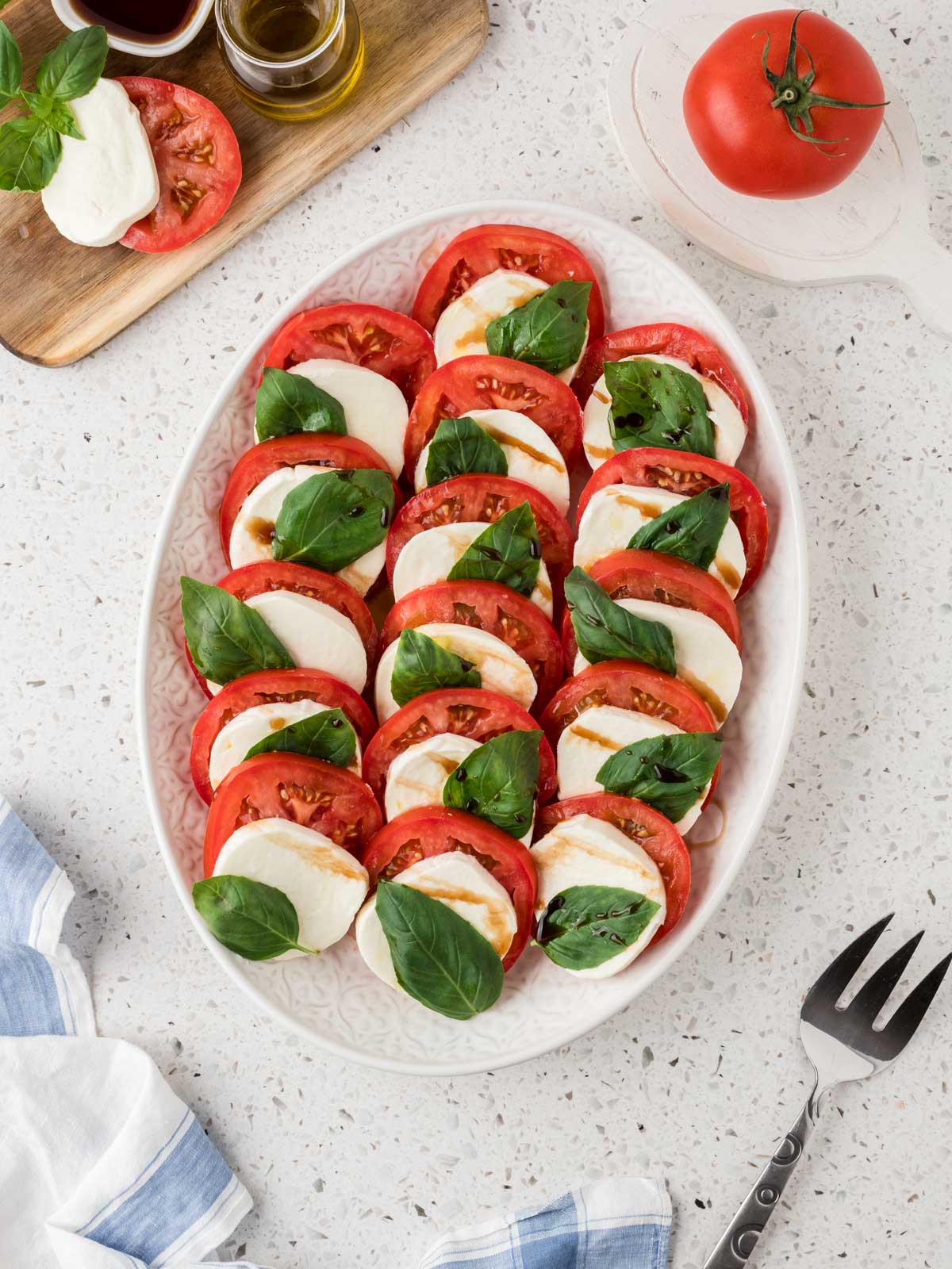 Easy Caprese Salad Recipe - Spaghetti and Confetti