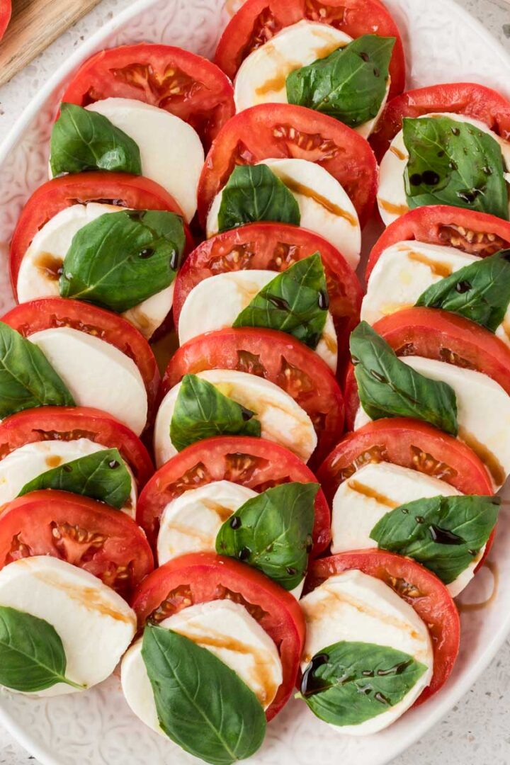 Easy Caprese Salad Recipe - Spaghetti and Confetti
